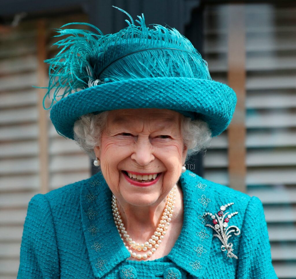 The Queen’s Ruby Brooches