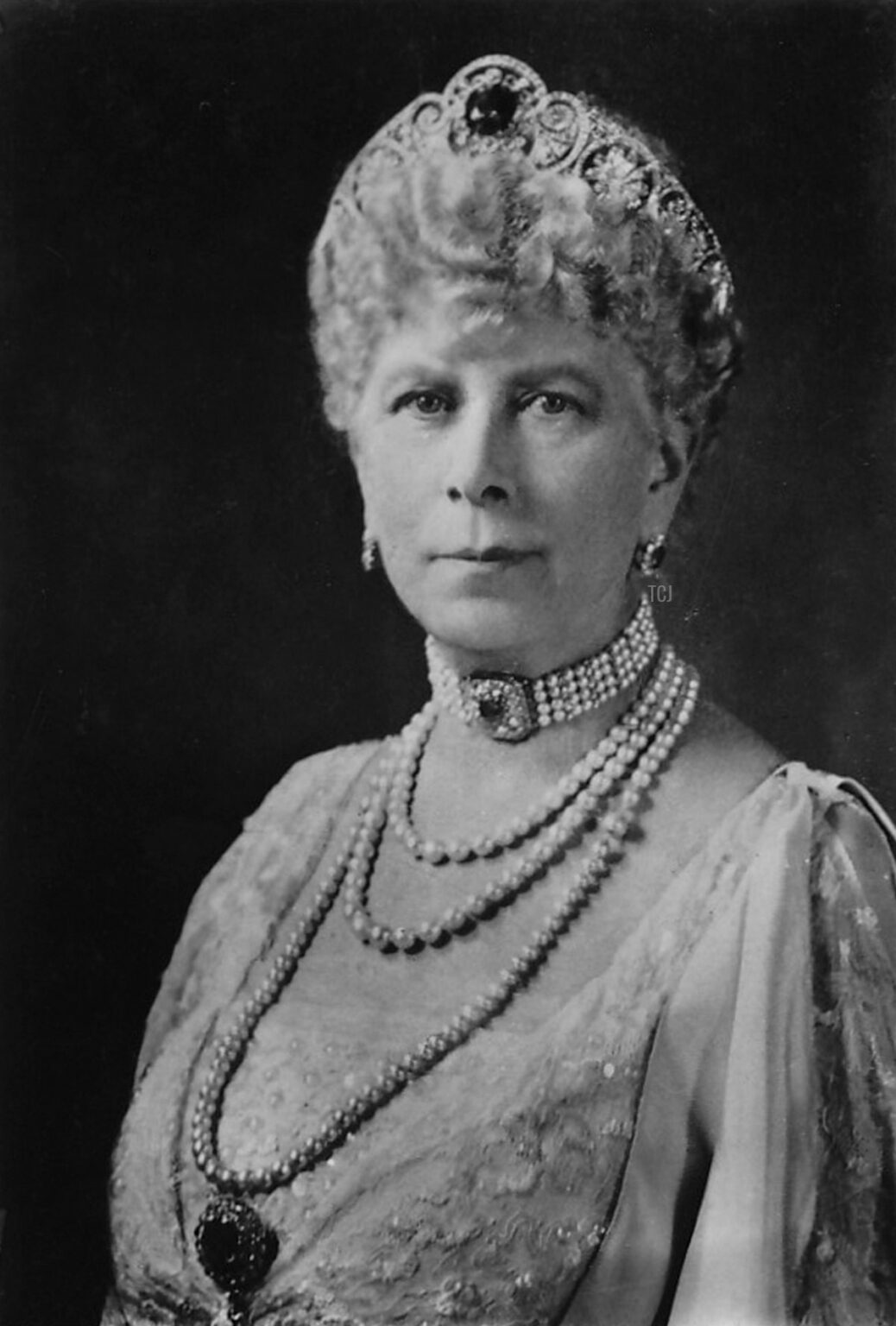 Queen Mary’s Spectacular Sapphires