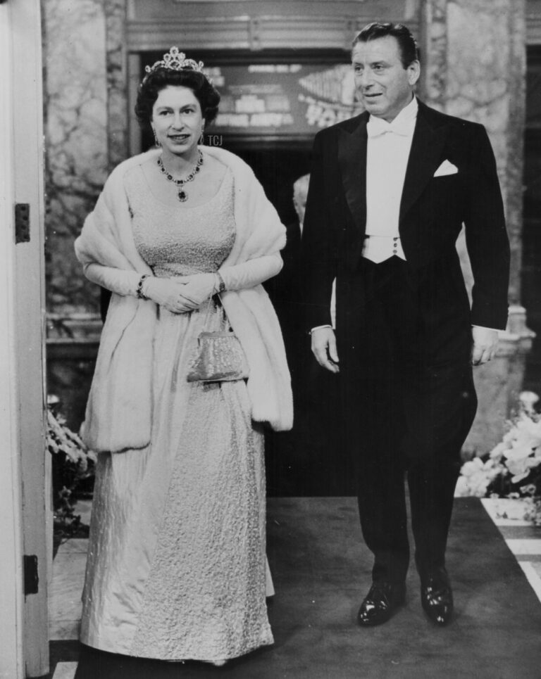 The Sentimental, Sparkling King George VI Sapphires