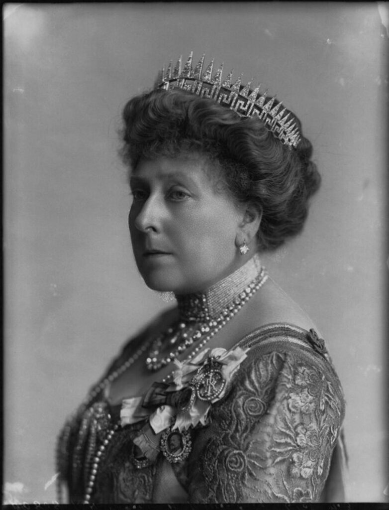 Princess Beatrice’s Incredible Diamond Sunray Tiara