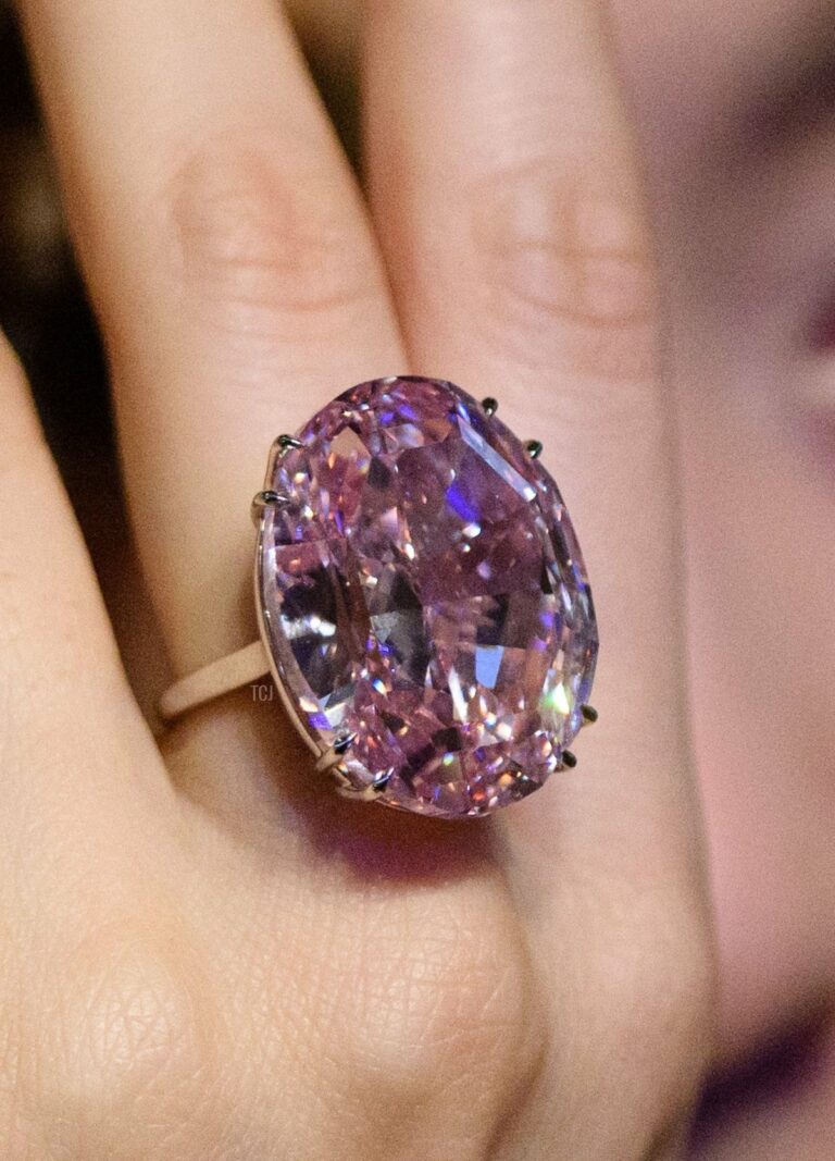 The Fortune Pink Mesmerizes Potential Diamond Buyers at Christie’s