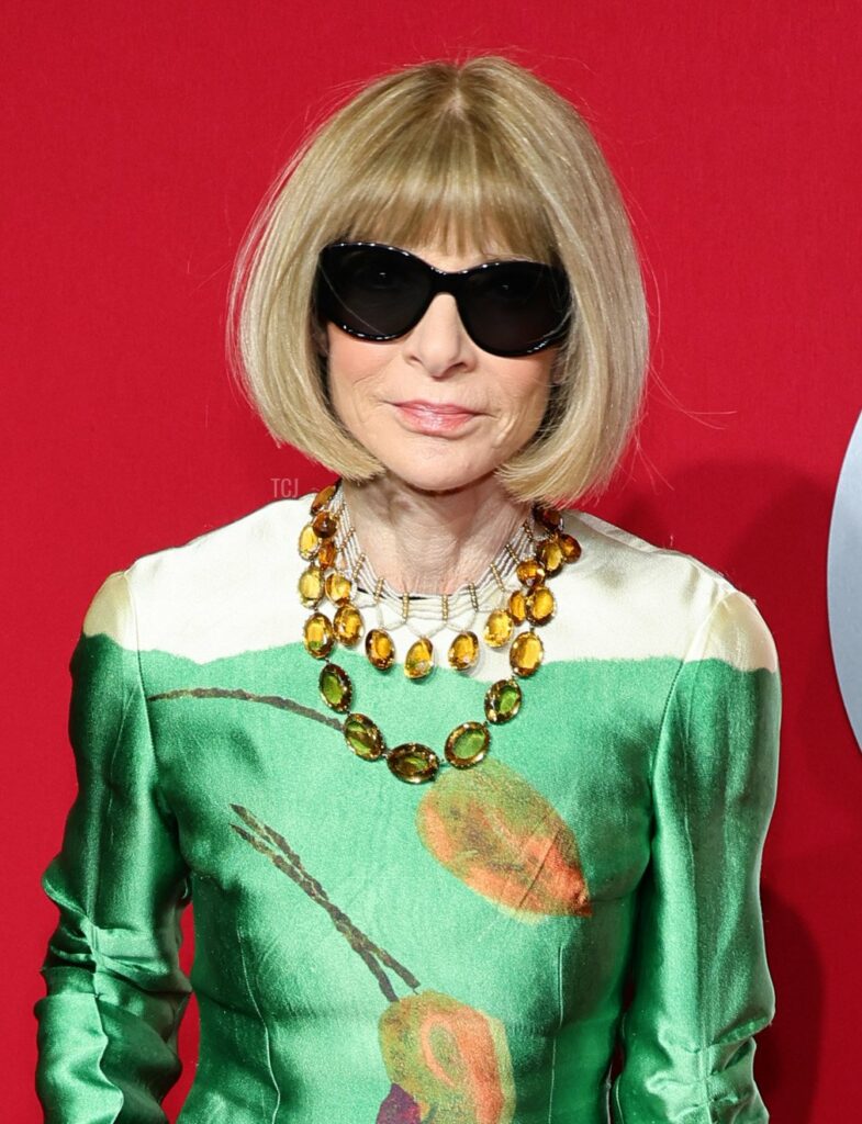 Anna Wintour’s Layered Necklaces and Groundbreaking Spring Florals