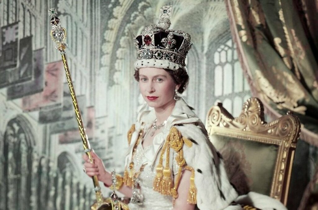 Splendour in the Abbey: Queen Elizabeth II’s Coronation Gown and Jewels ...