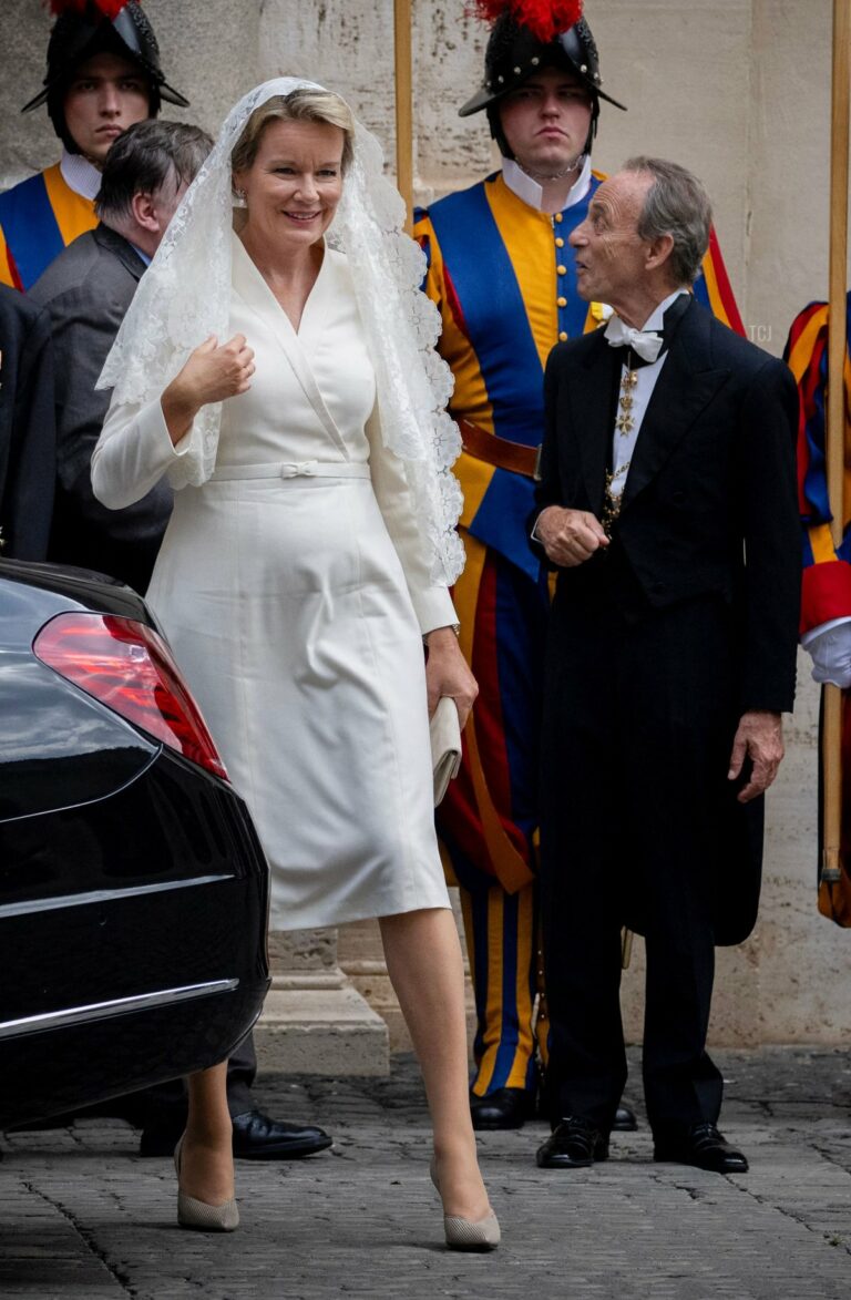 Queen Mathilde Wears Her Wedding Pearls—and Exercises the Privilege du ...