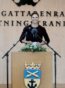 A Dreamy Finnish Brooch for Crown Princess Victoria in Helsinki