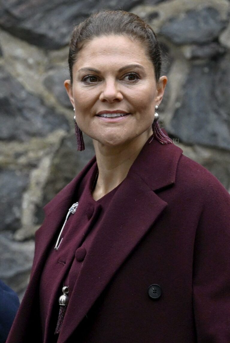 A Dreamy Finnish Brooch for Crown Princess Victoria in Helsinki