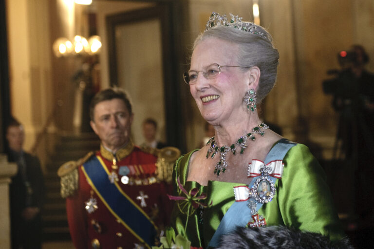 Terrific State Banquet Tiaras for the Spanish and Danish Royals in ...