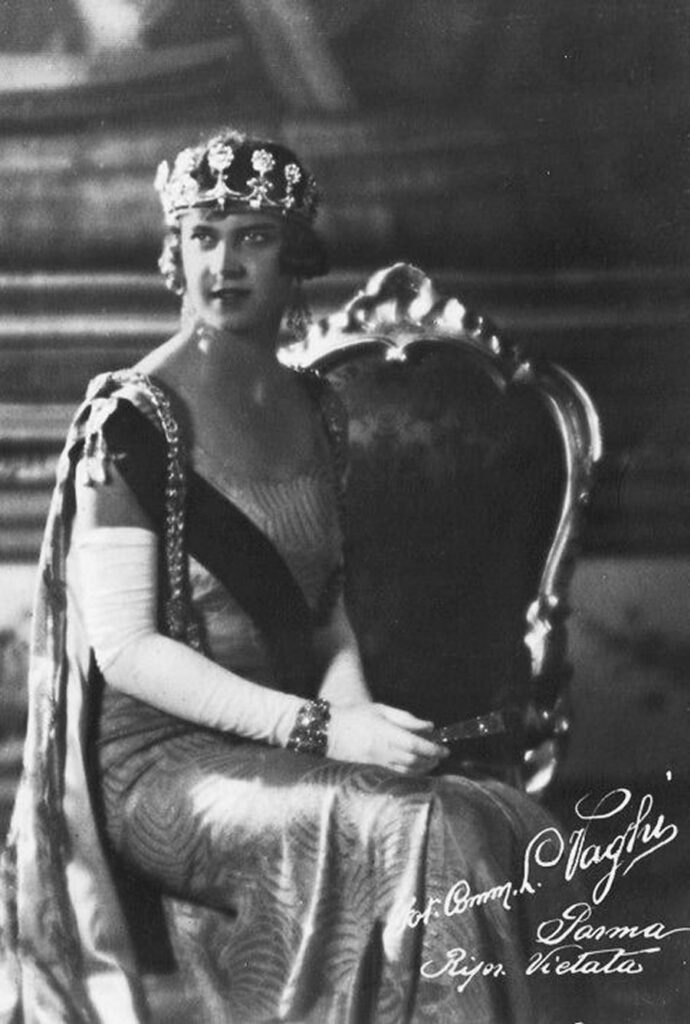 Queen Margherita’s Musy Tiara: The Incredible, Versatile Tiara that ...