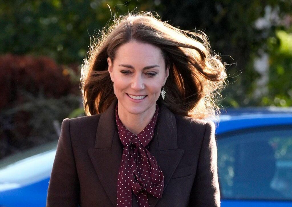 Gleaming Golden Leaves for Princess Catherine’s Surprise Visit to Southport