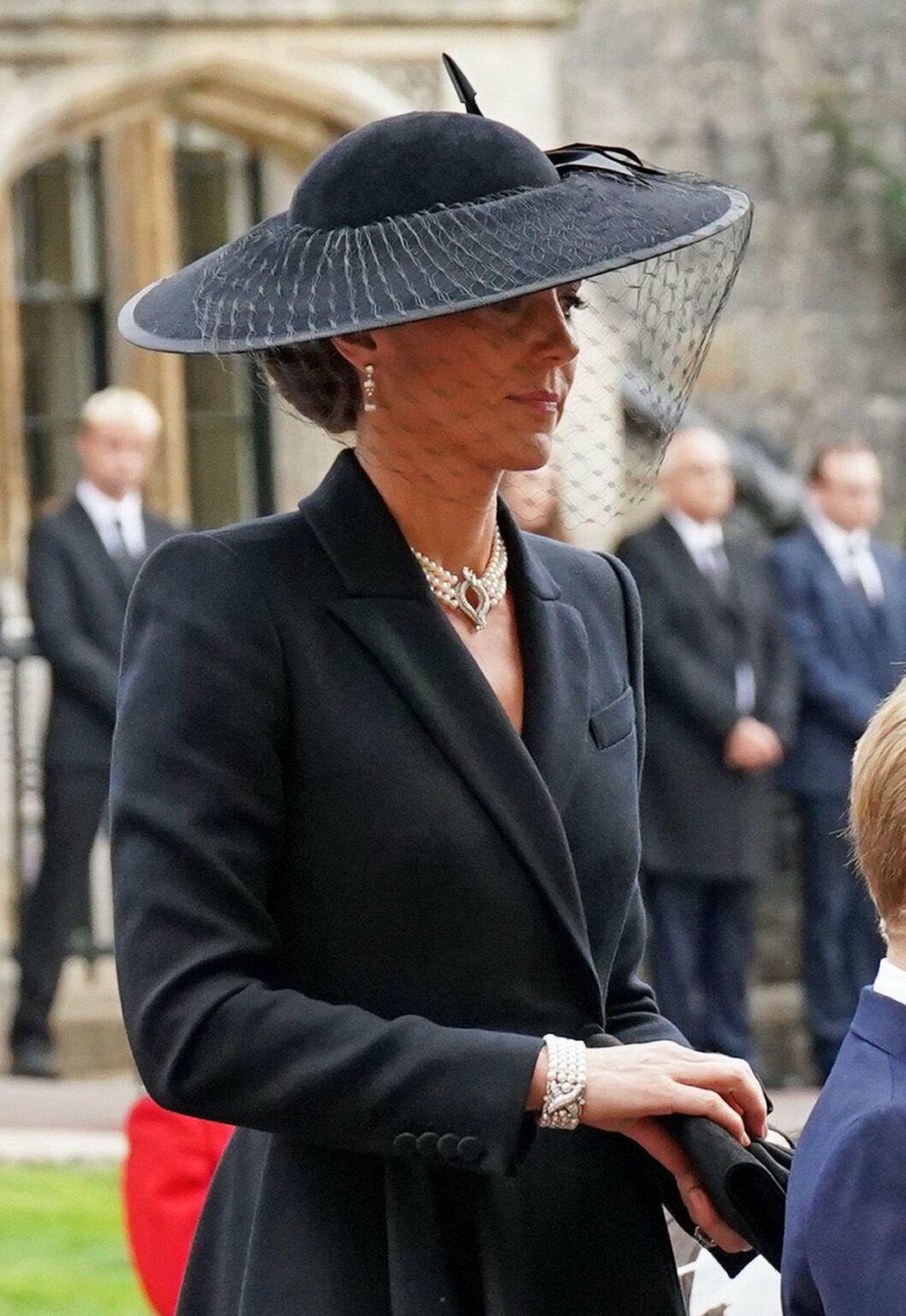 Queen Elizabeth II’s Pearls Gleam on the Princess of Wales for a ...
