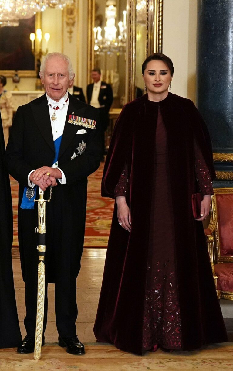 A Stunning Diamond Tiara Debut from Queen Camilla for the Qatari State ...