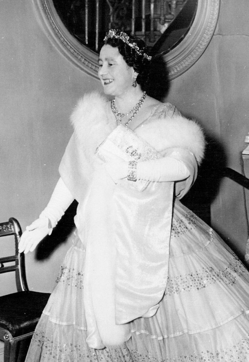 A Stunning Diamond Tiara Debut from Queen Camilla for the Qatari State ...