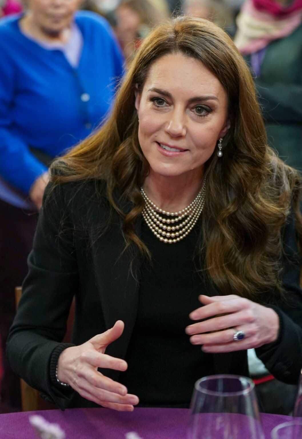 Queen Elizabeth II’s Pearls Gleam on the Princess of Wales for a ...