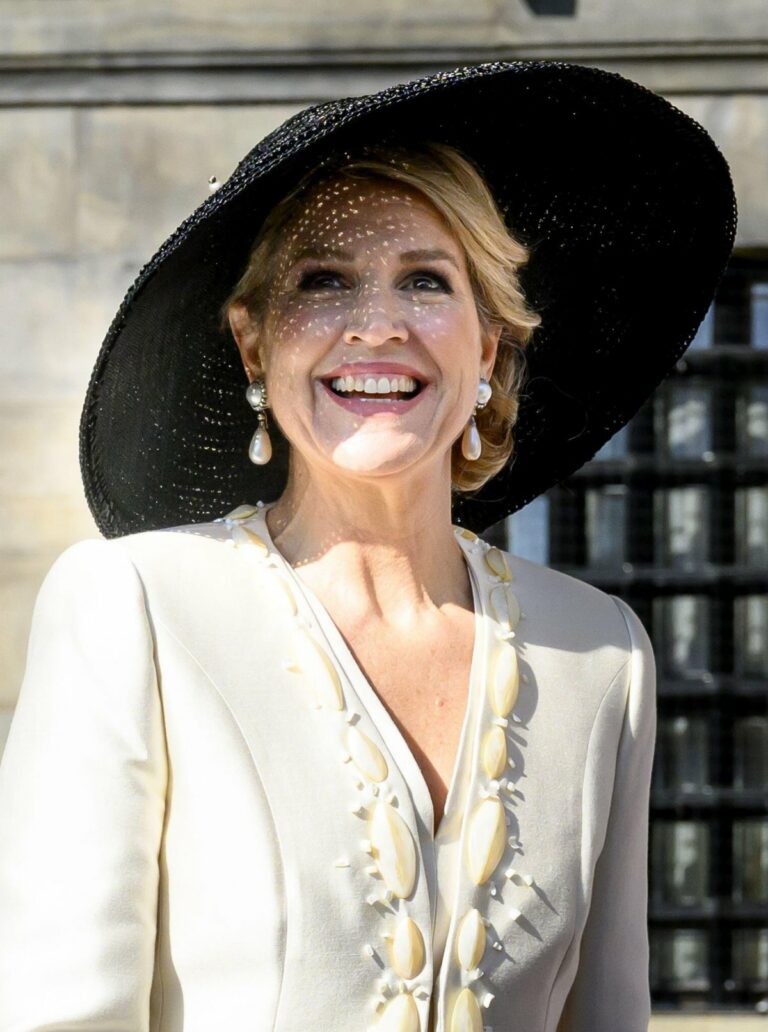 Two Sparkling State Banquet Tiaras for the Dutch Royals in Amsterdam