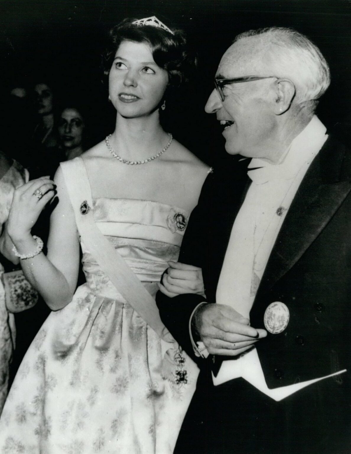 Princess Désirée’s Dainty Diamond Scroll Tiara (with Big Royal History!)