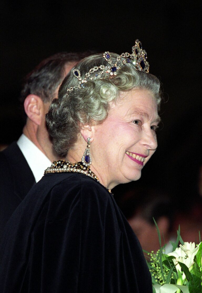 Sparkling Sapphires and Diamonds to Celebrate the Queen’s Ruby Jubilee